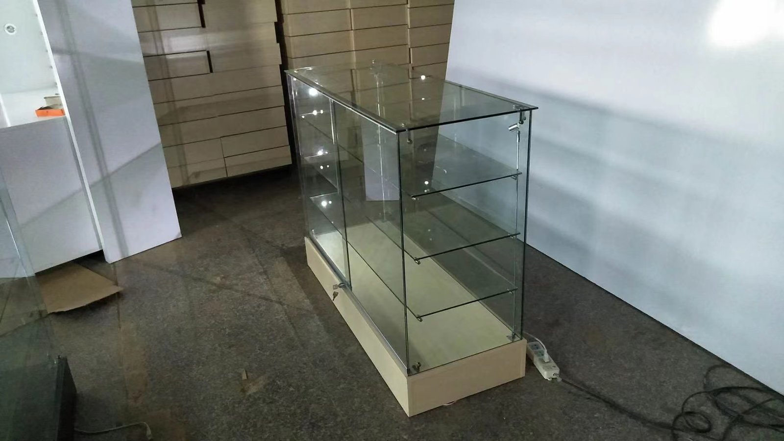 frameless glass display cases - Fairwill Display - China First 7-Day ...